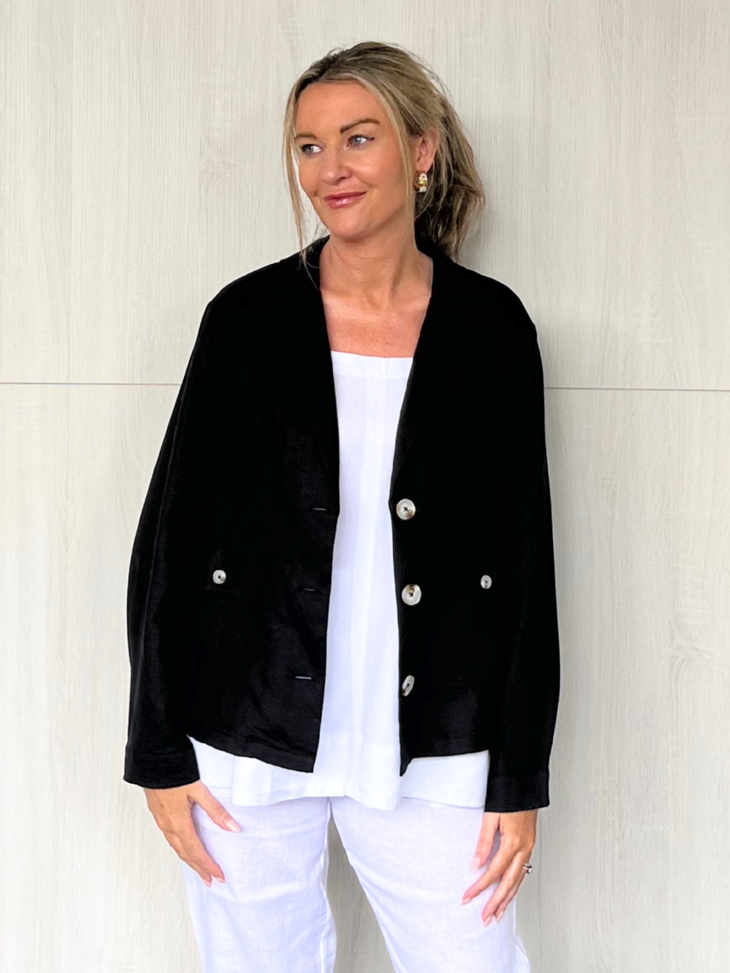 Danielle Linen Cropped Blazer - Black – RC & Co
