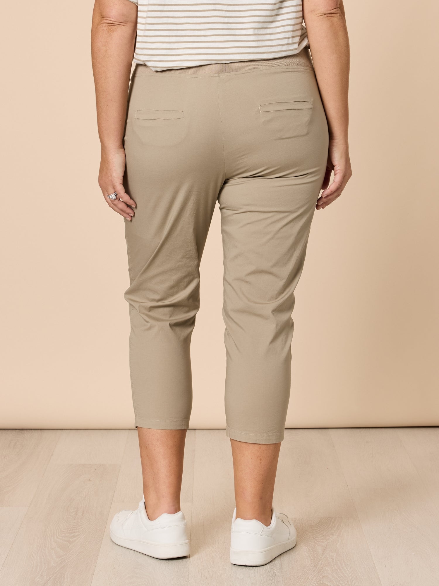 Santorini Cotton Capri Pant - Natural – RC & Co