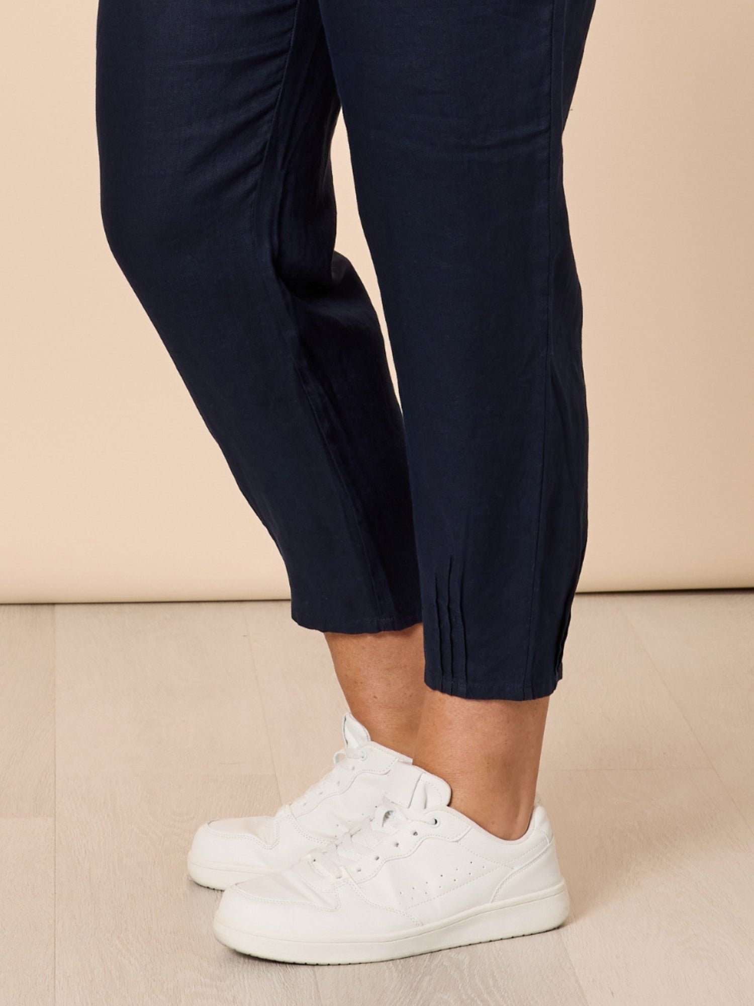 Sarah Linen Pleat Hem Pant - Navy – RC & Co